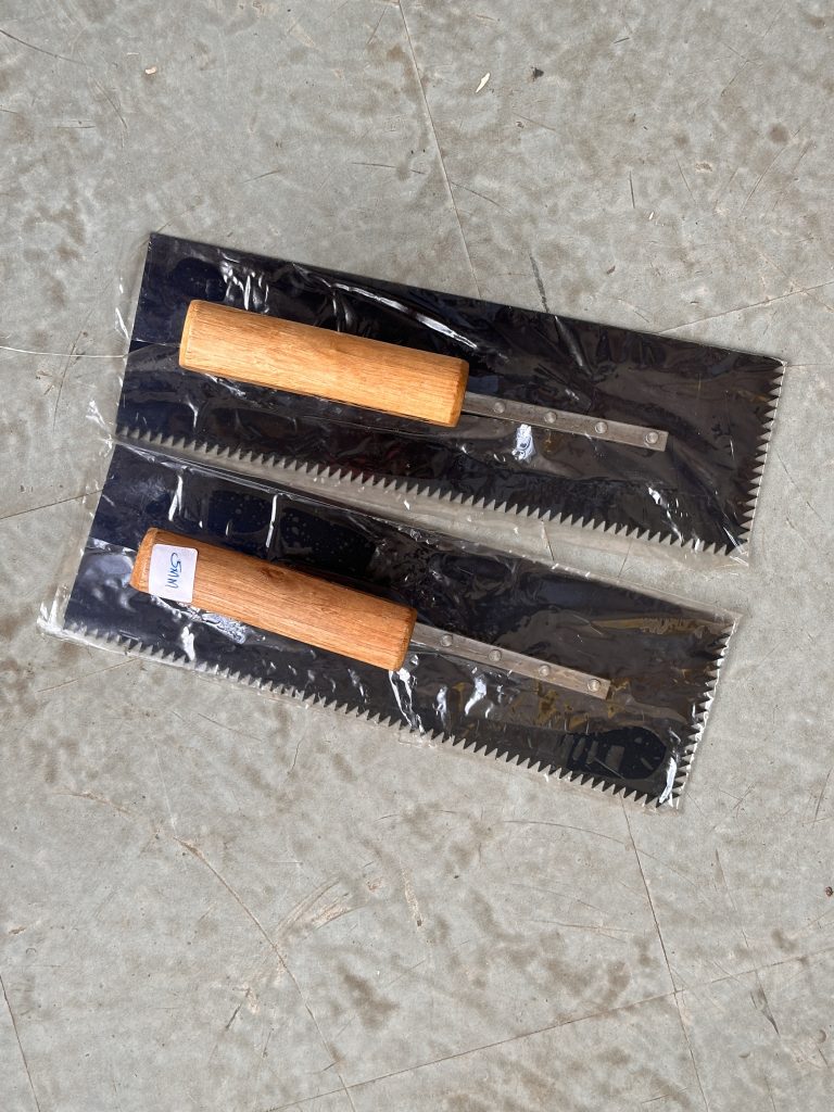 Notched Trowel 2mm & 5mm - Palette Point Solutions
